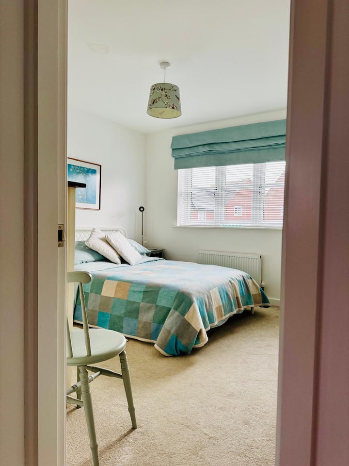 Spacious Room On Country Park - Southwell