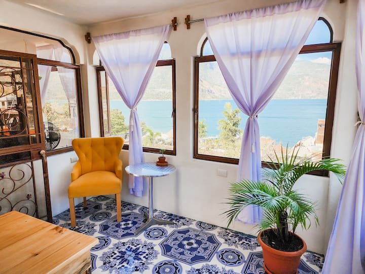 Rare Find $ Million Dollar Views + Prime Location - San Pedro La Laguna