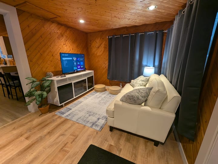 Cozy 1br Hidden Gem - Windsor