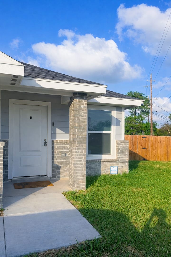 New Home In The Heart Of Brownsville, Tx. - Brownsville, TX