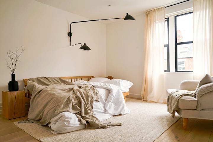 Oxford Duplex 2br Flat · Walk To Train & Center - Oxford