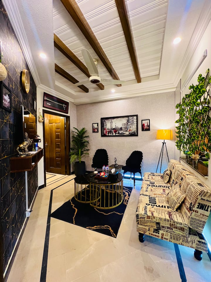 Paragon Luxe 2bhk | Prime Location | Self Check-in - Islamabad