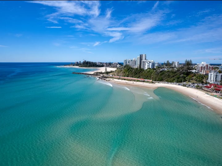 Perfect Location. Walk Across To Kirra Beach. - Tweed Heads