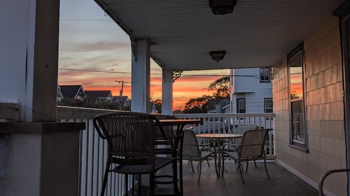 Great Rate! Walk To Ocean Grove Beach. Large Deck! - Deal, NJ