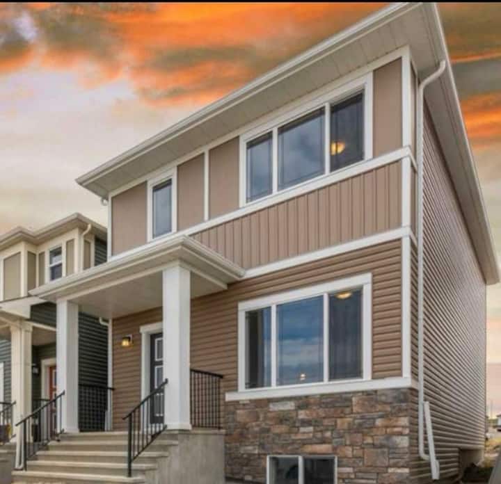 Charming Retreat Near Banff - Airdrie