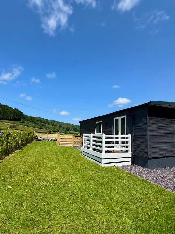 Caban Y Ddol Relaxing Cabin With Countryside Views - Penrhyndeudraeth