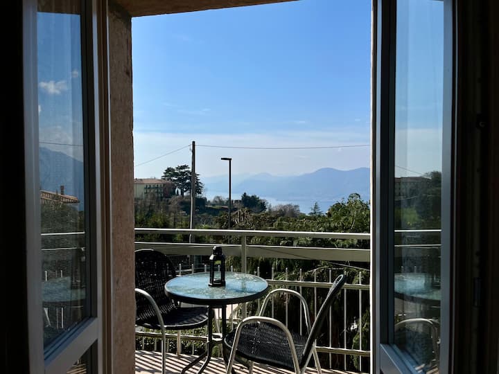 Rosegarden : Jardin Et Soleil Sur Le Lac De Garde - San Zeno di Montagna