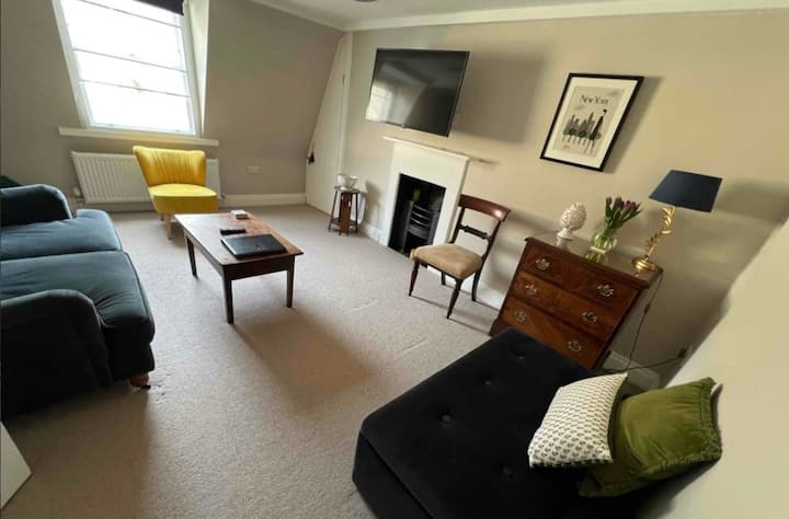 City-centre Apartment On Bath's Milsom Street - Bath
