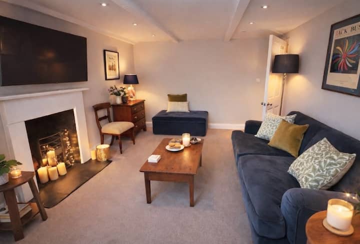 Spacious City-centre Apartment On Bath's Milsom St - Bath