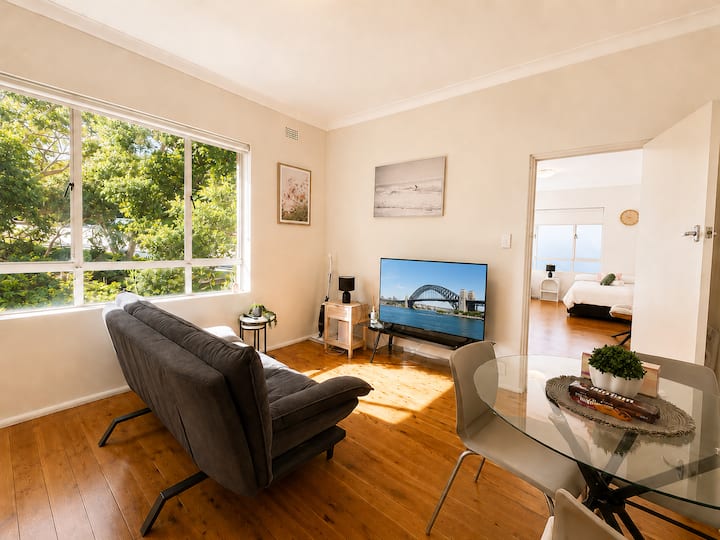 Cozy & Stylish Cremorne Comfort | Parking - North Sydney