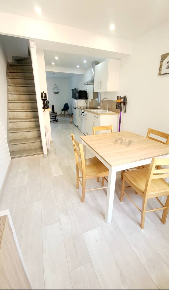 Apt Centre Faubourg,4 Couchages, 50 M De La Mer. - Collioure