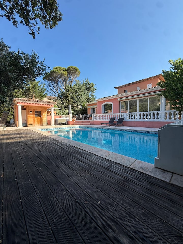 Villa Avec Piscine à Fréjus - Fréjus