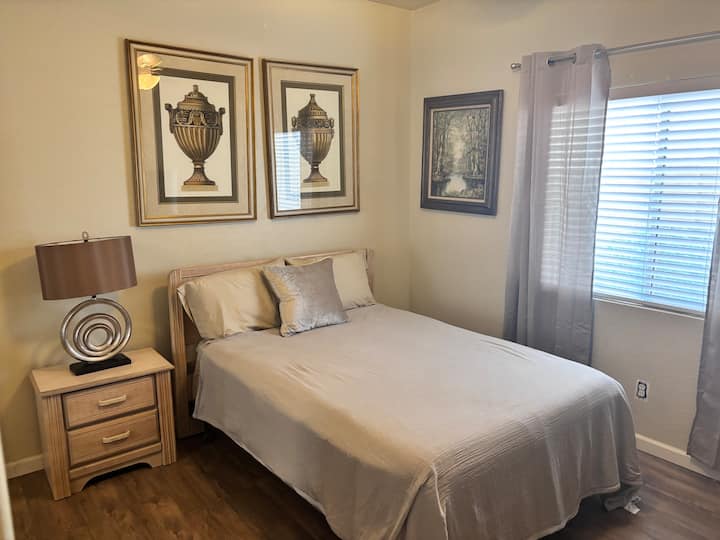 Beautiful Single Bedroom & Bath. - Phoenix, AZ