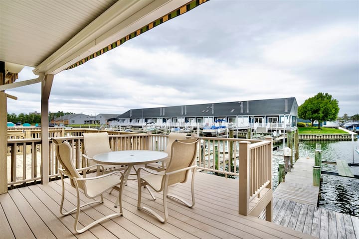 Beautiful Waterfront Townhome, Sleeps 6 - Ocean City, MD