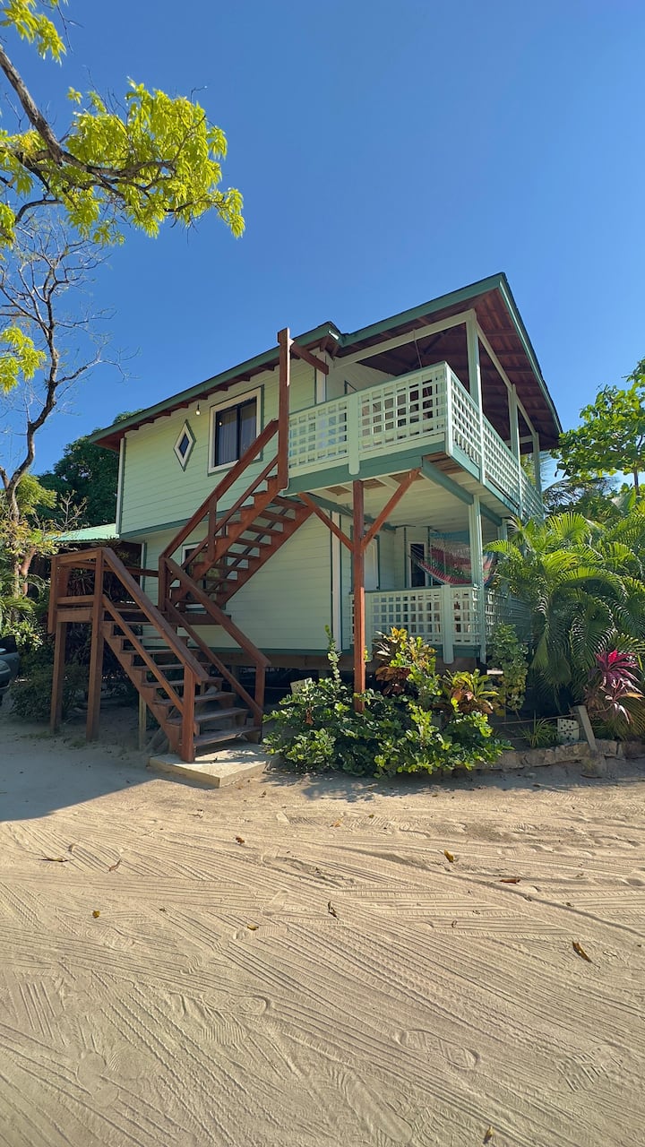 Apartments Front Beach For 14 West Bay Roatan - West Bay