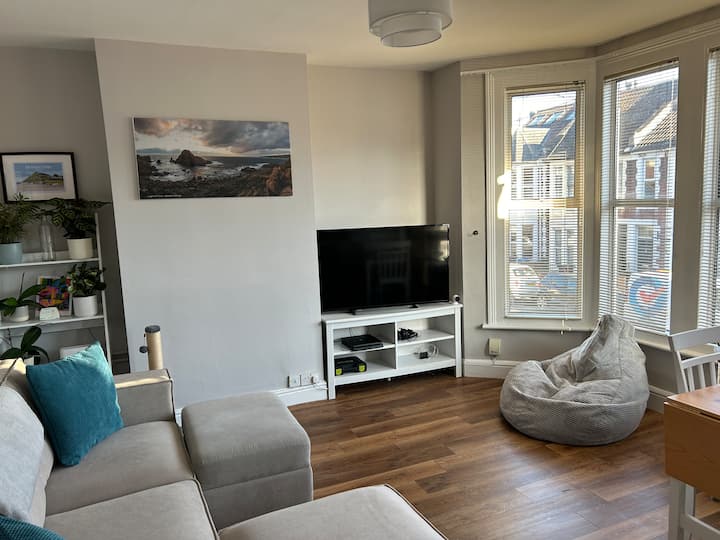 Spacious 1 Bed Flat In Bristol - Brístol