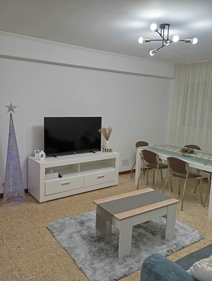 Piso Muy Espacioso Y Cómodo - Vigo