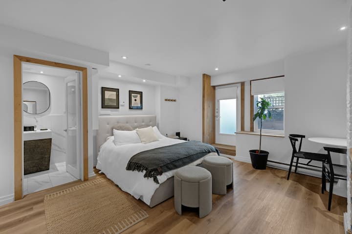 Central Studio With Private Garden Nook - Lasalle