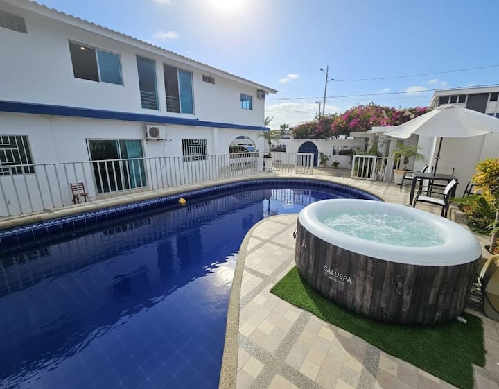 Mansión De Lujo Con Piscina Y Jacuzzy En Salinas - Salinas