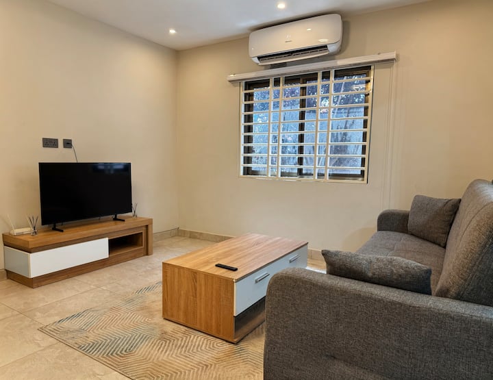 Labadi Beach Studio- 15 Mins To Airport, Fast Wifi - Accra