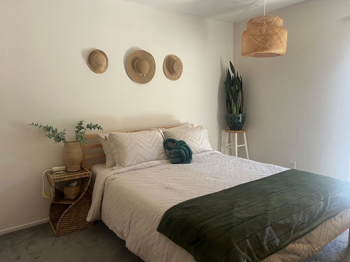 Sharon Heights Hideaway - Palo Alto, CA