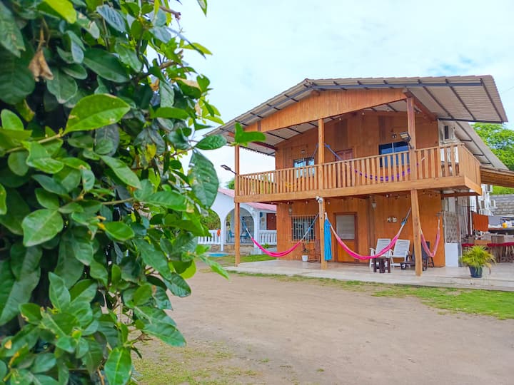 Casa Costera Junto A La Playa. - Ayangue
