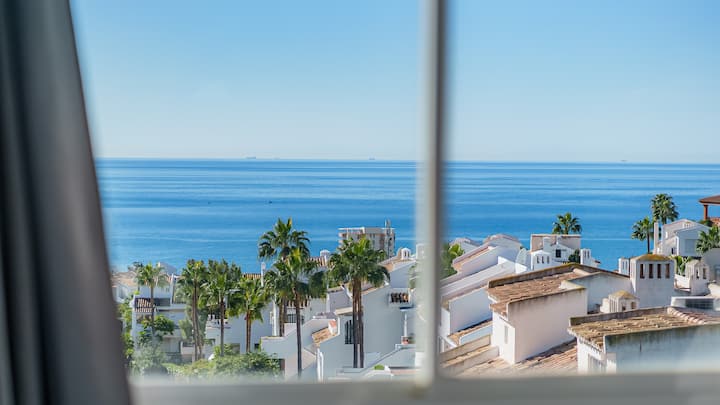 Seaview Penthouse In Miraflores - Sitio de Calahonda