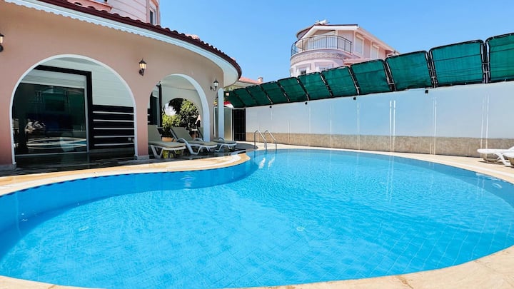 Super 4 Bedroom Villa With Pool - Belek
