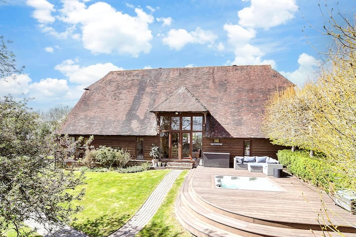 Luxury Barn With Hot Tub On Private 7-acre Estate - Royal Tunbridge Wells