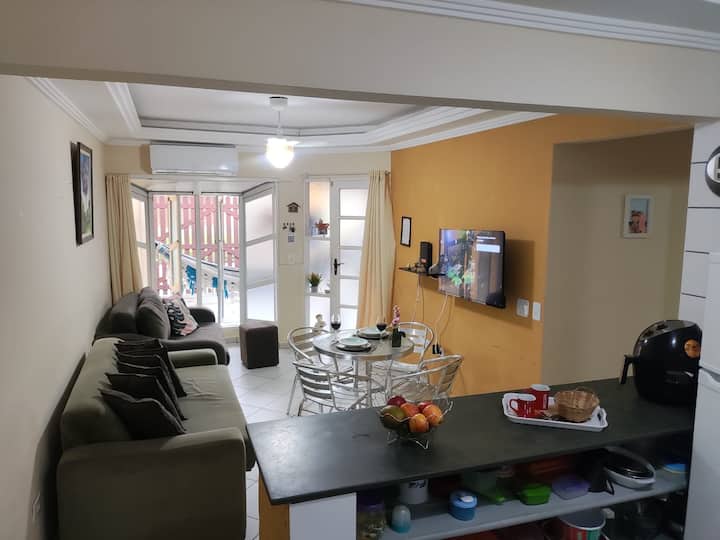 Casa, Uma Quadra Da Praia. C/ar. Enxoval Completo. - Caraguatatuba