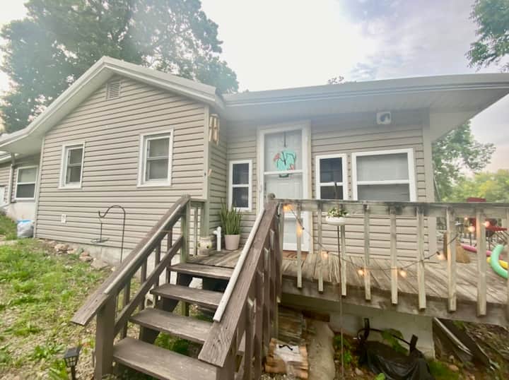 Cozy 2 Bedroom Lake House - Truman Reservoir, MO