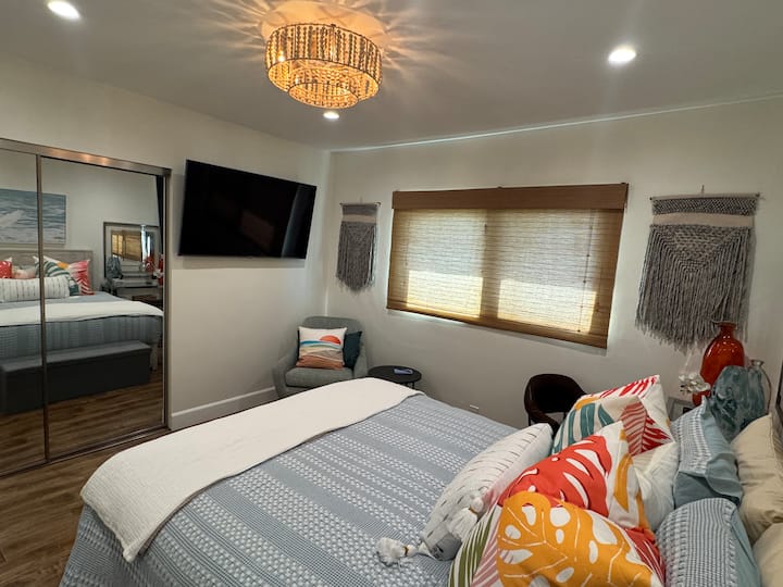 Sunset Suite - Culver City, CA