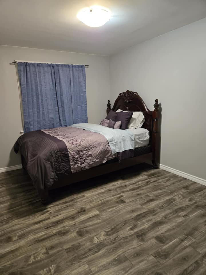 Queen Size Bed - Brantford