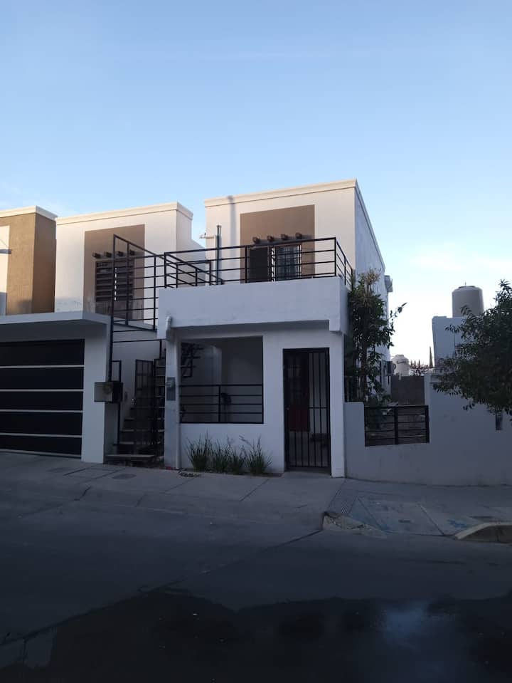 Departamento Amplio Y Céntrico. - 