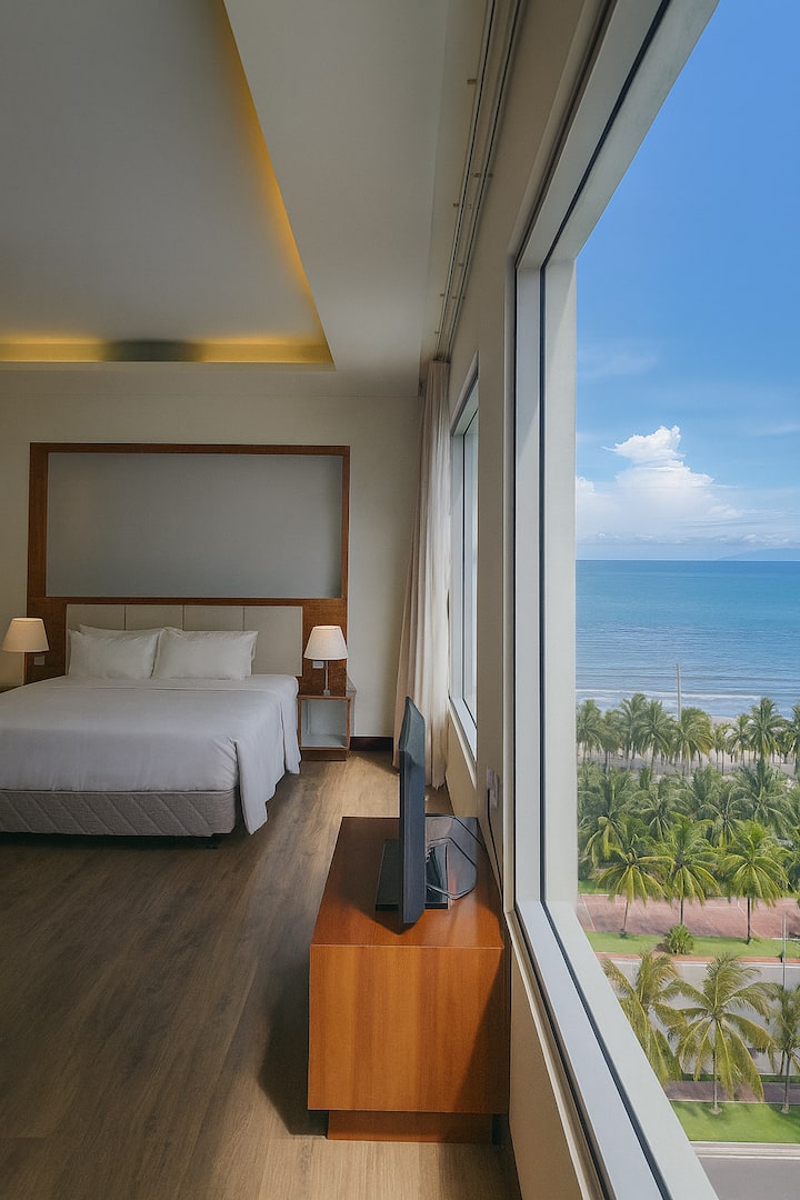 Cozy My Khe Beach Studio • Ocean View Corner - Da Nang