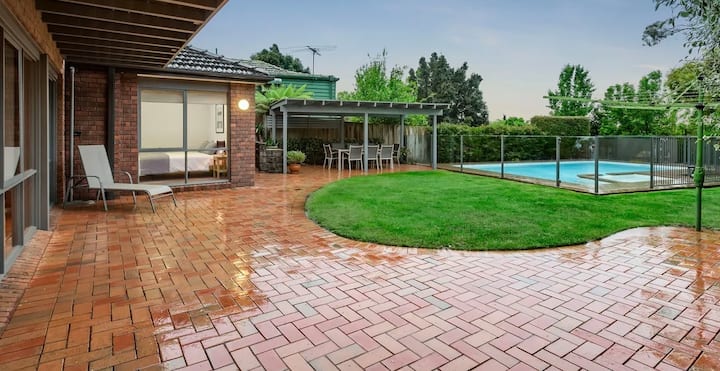 Peaceful Oasis - Mitcham