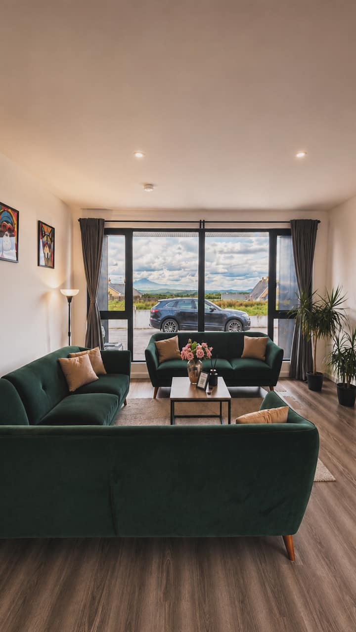 Deerpark Villa Sleeps 16 Views Rock, Outdoor Sauna - Cashel