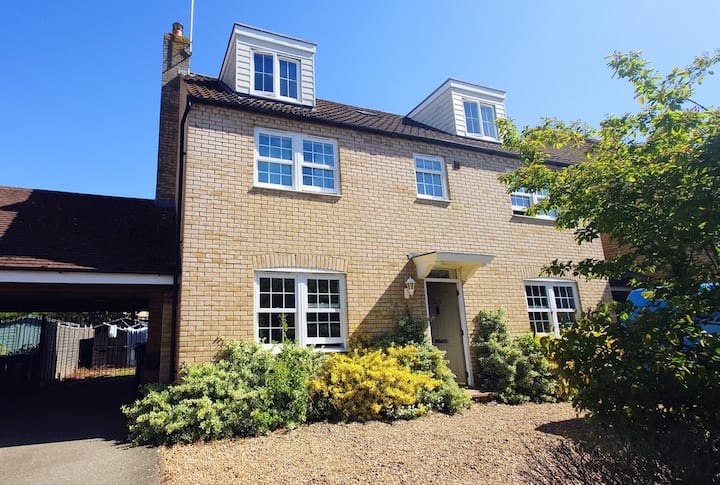 Modern Town House - Ely