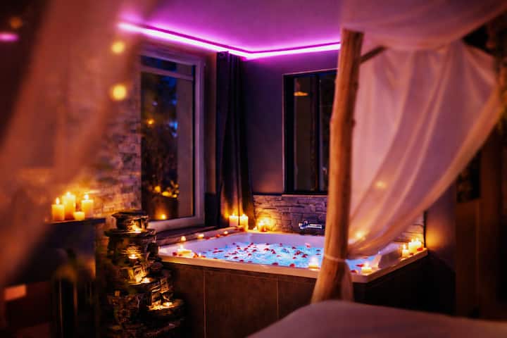 ÉVasion Luxe Safari, Spa Xxl, Cinéma, 4 Couchages - L'Isle-d'Abeau