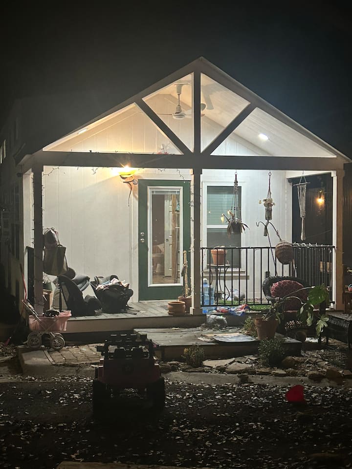 Cute Mini House With A Loft. - San Marcos, TX