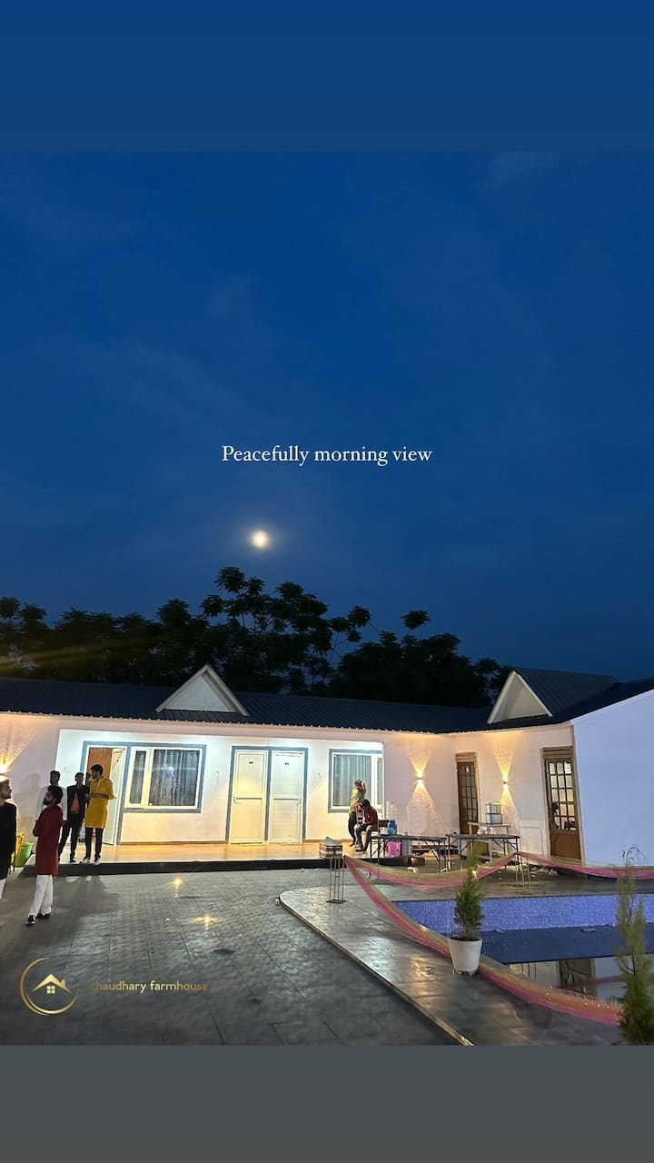 It's 10 Bhk Property With Pool. - Noida