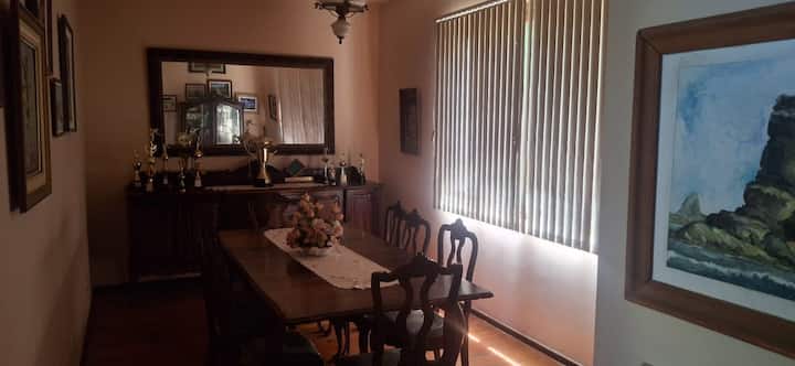 Casa Aconchegante ,Localizada No Bairro Iucas. - Teresópolis