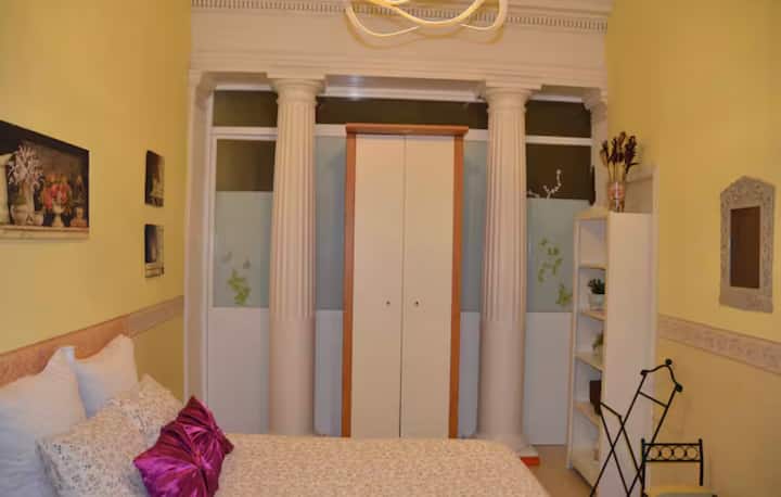 Habitación, Salón Y Baño Privado - Madrid