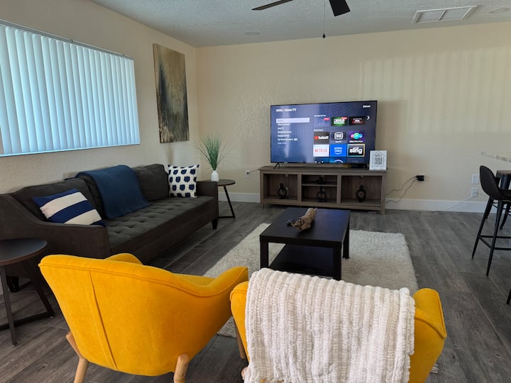 New 5 Bedroom Home & Pool - Palm Bay, FL