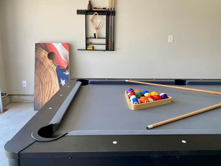 New Build W/ Arcade Games + Fire Pit | Sleeps 10 - Odessa, TX