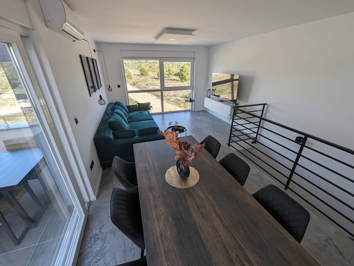 The Santos Appartement Mit Terrasse & Jacuzzi - Nin