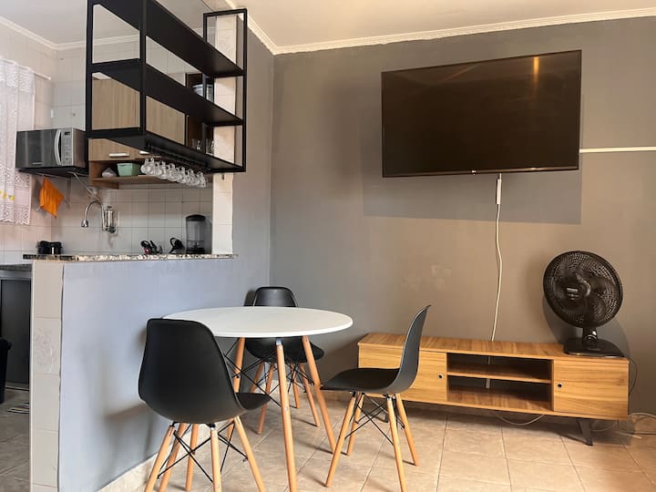 Kitnet 36 Vila Tupi | 3° Andar | Wi-fi + Tvzona - Praia Grande