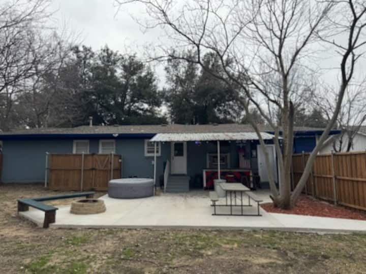 Outdoor Oasis 10 Bed Sports Mania - Arlington, TX