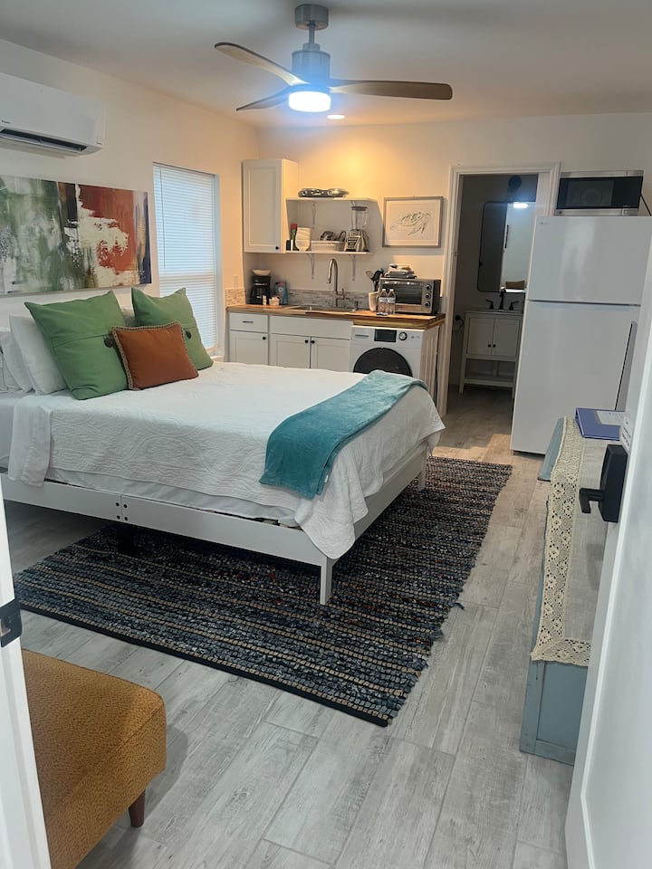 Private Studio Near The Beach - Largo, FL