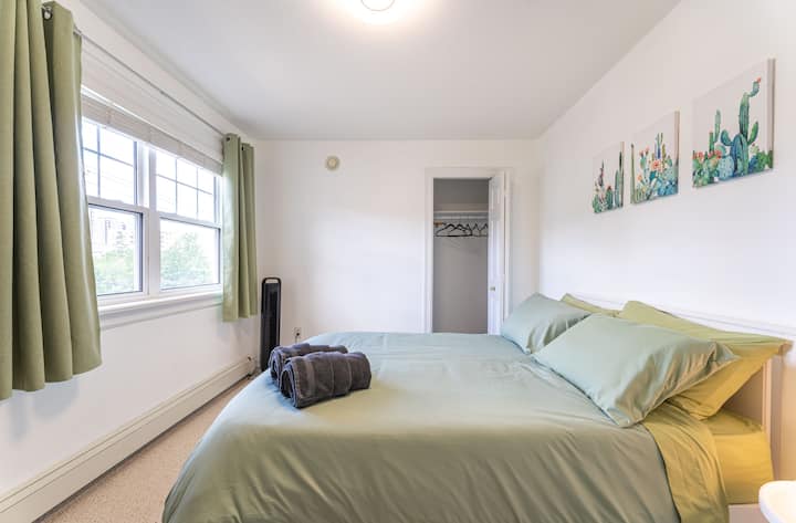 Urban Oasis - Sun’s Comfort Home - Lake Access - Halifax